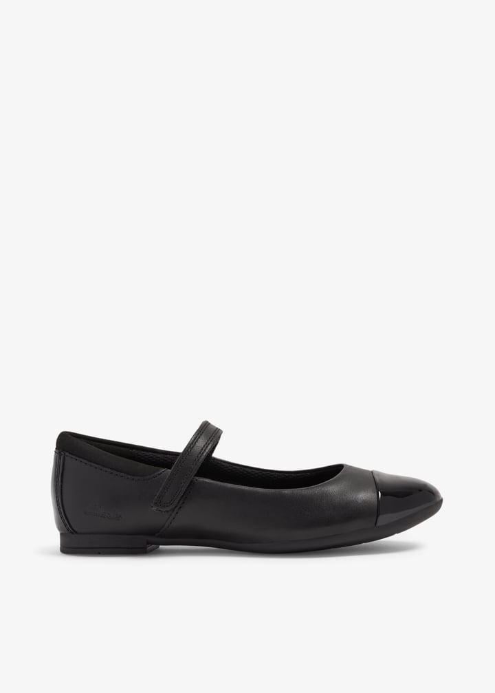Clarks Scala Gem shoes for Girl - Black in Kuwait | Level Shoes