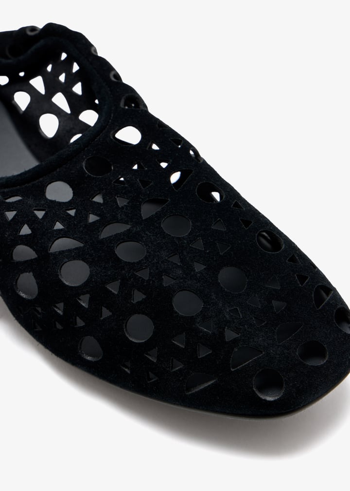 Alaïa Vienne slippers for Women - Black in UAE | Level Shoes